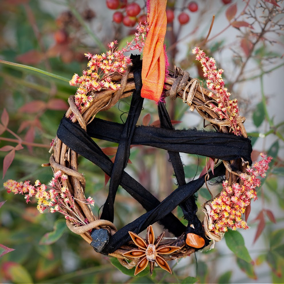 Pentacle Wreaths for unity and the quest for Divine Knowledge