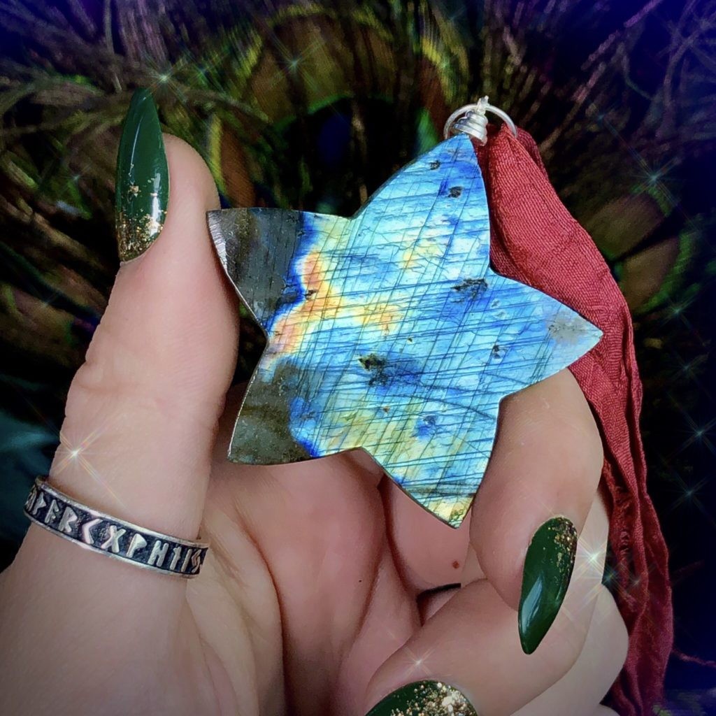 Labradorite Star PendOrnaments for new beginnings and adornment